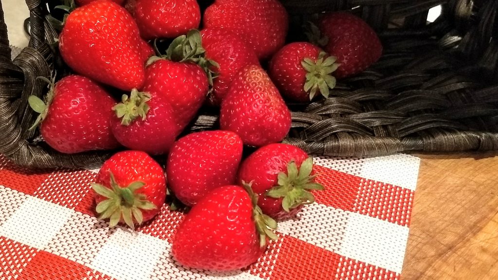 The Benefits of Eating Strawberries - Life Years